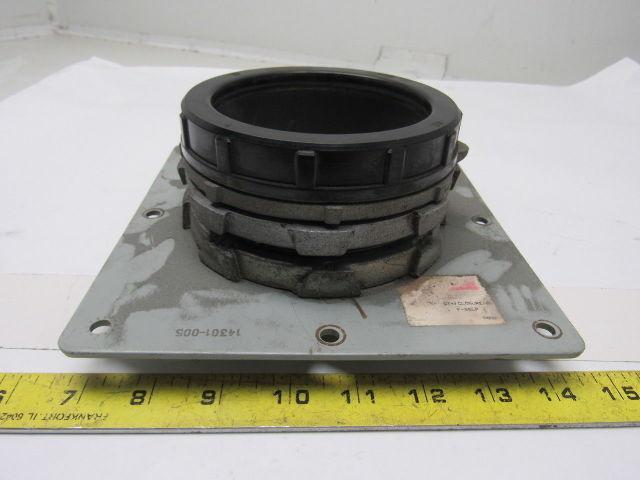 OZ/Gedney 4" Insulated Rigid Conduit Box Connector W/ Mounting Plate ...
