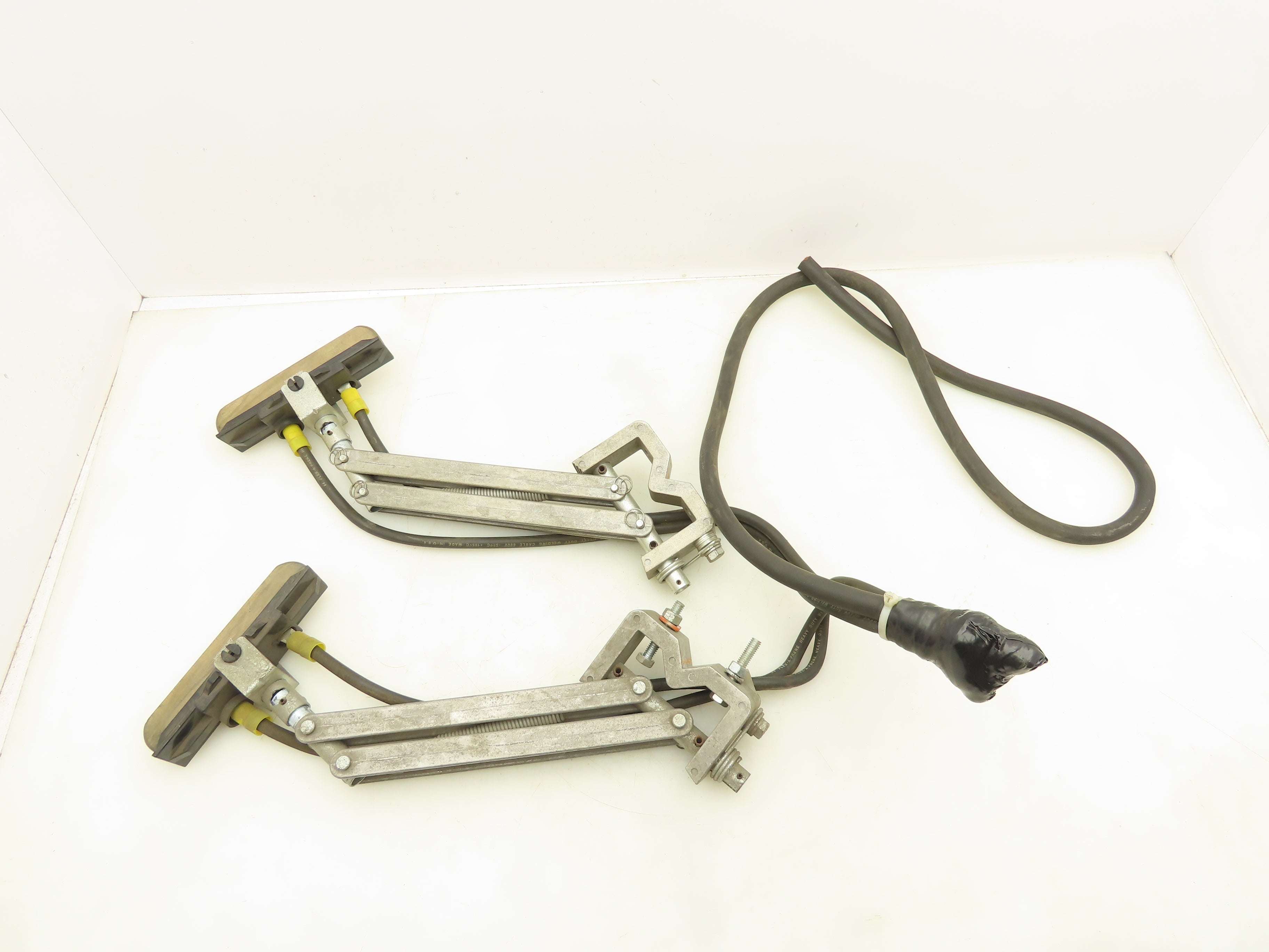 Duct-o-wire HDP-250-B6 Helwig Dual 250A 12" Current Collector Bridge C ...
