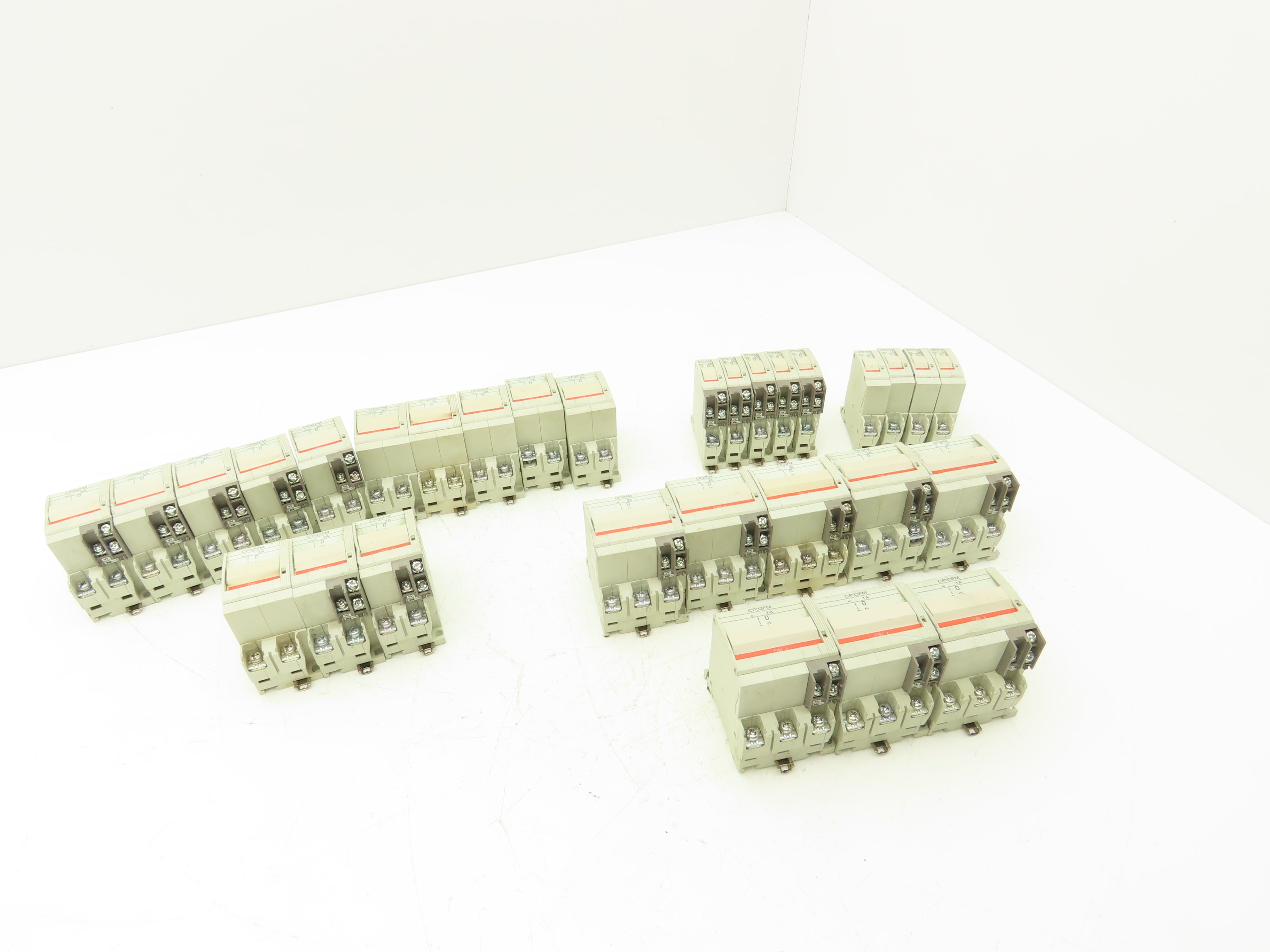 Fuji Electric Circuit Breakers AC/DC | 1/3/5A | 1/2/3-Pole | Mixed Lot ...