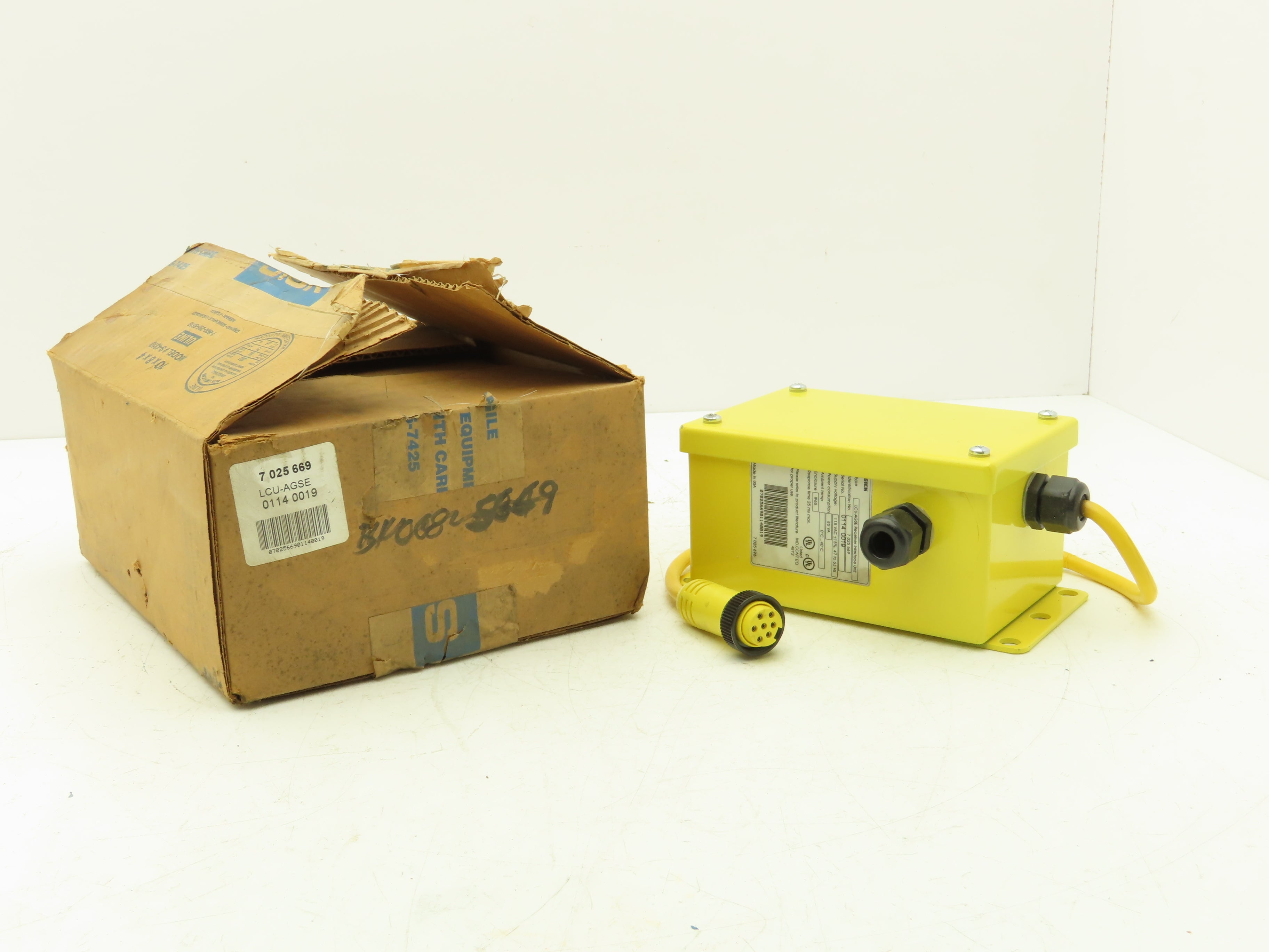 Sick LCU-AGSE Safety Sensor Receiver Interface Unit Woodhead 42939 Con ...
