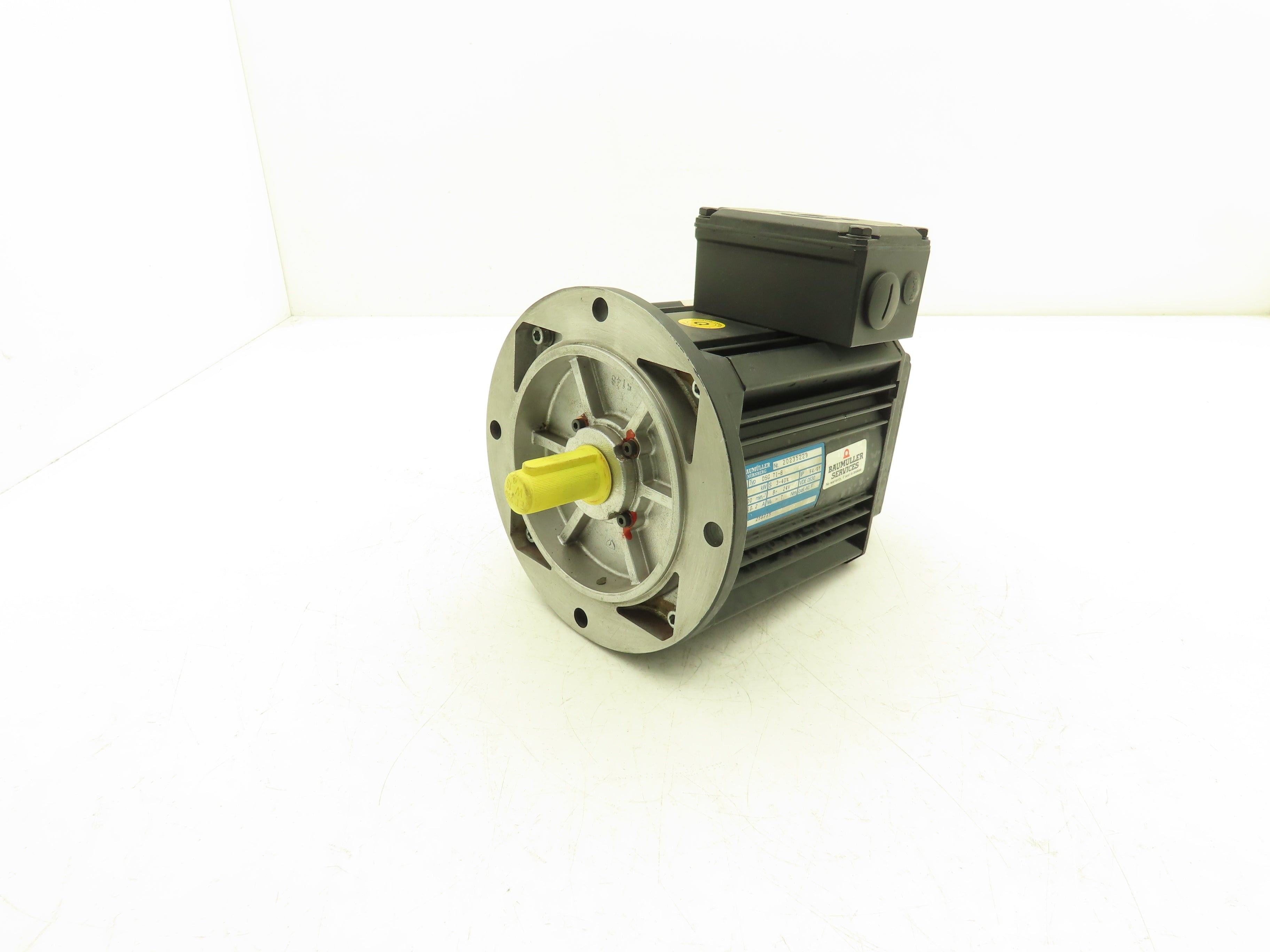 Baumuller DSG 71-B Servo Motor 2kW 2000 RPM 24V Brake – ARROW ...
