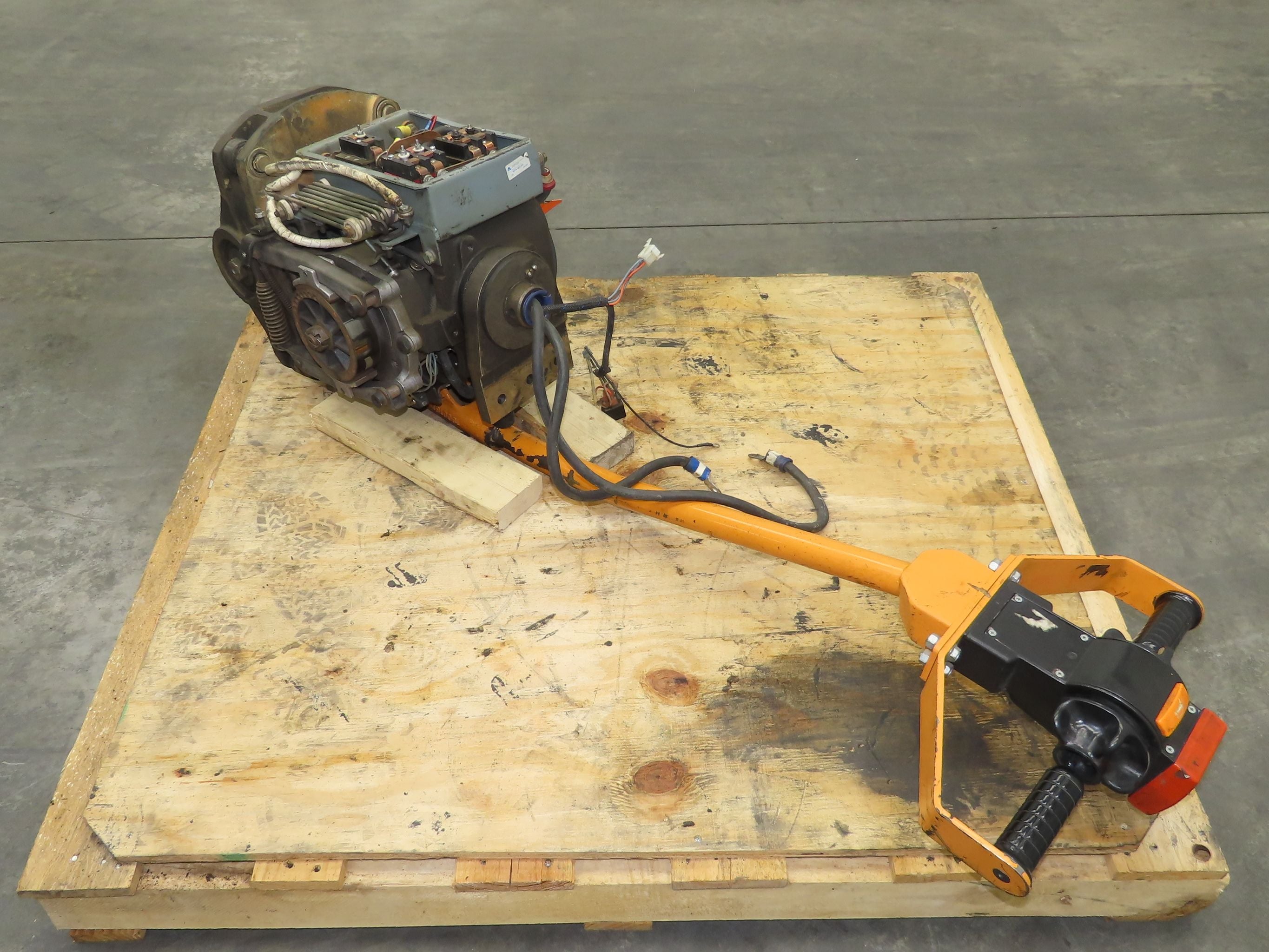 Clark S40 PowrWorker Stacker Walkie Drive Unit Handle Controls Wheel 2 ...