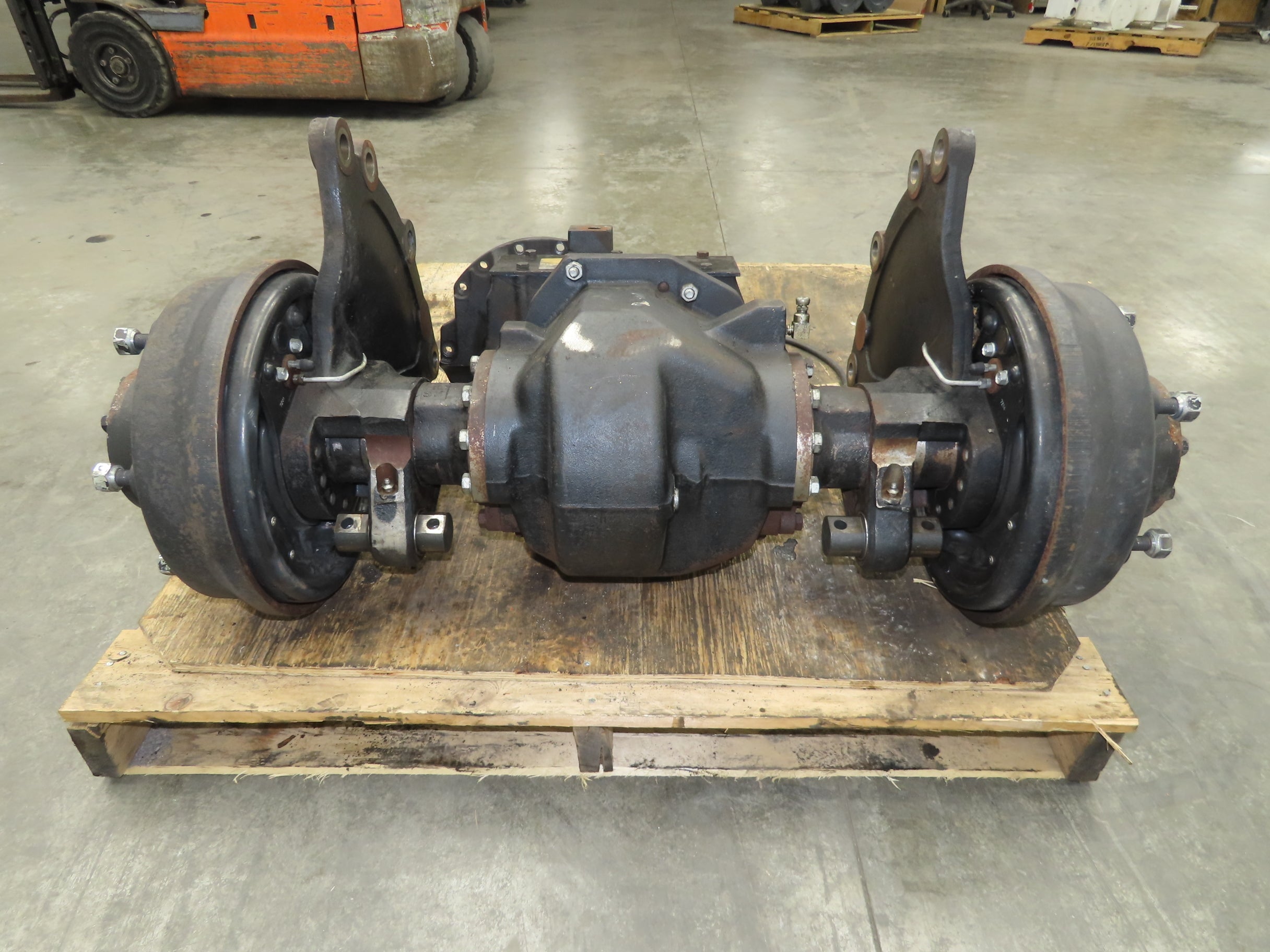 Hyster E60Z Forklift Dual-Wheel Drive Axle Assembly 6-Lug – ARROW ...
