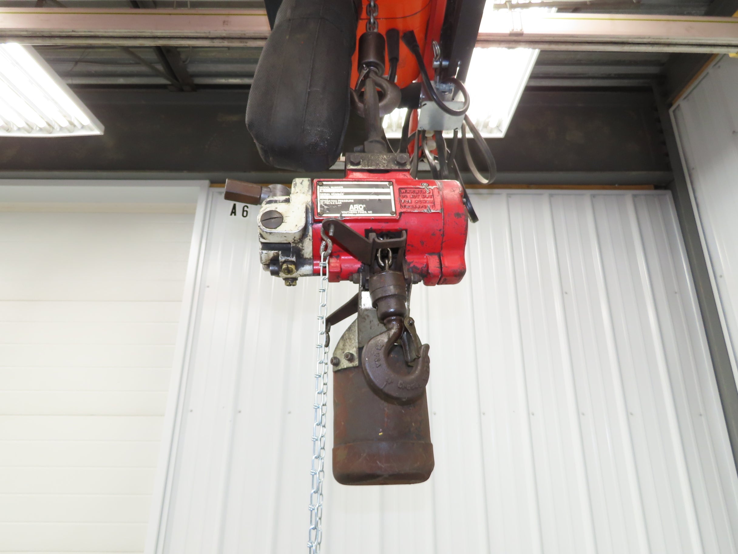 Aro R 1/4 Ton 500 LB Pneumatic Air Chain Hoist 7'10" Lift 7' Pull Chai ...