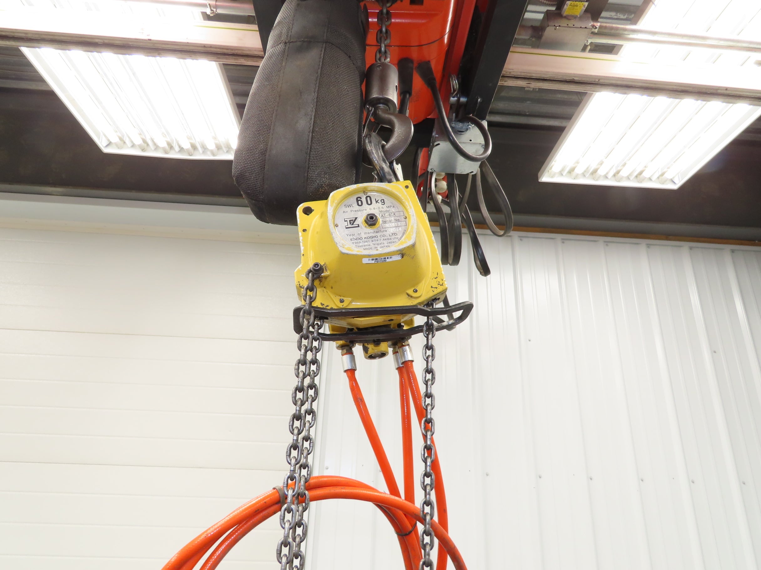 Endo Kogyo AT-60K 132Lb 60kg Pneumatic Air Chain Hoist 10' Lift Chain ...