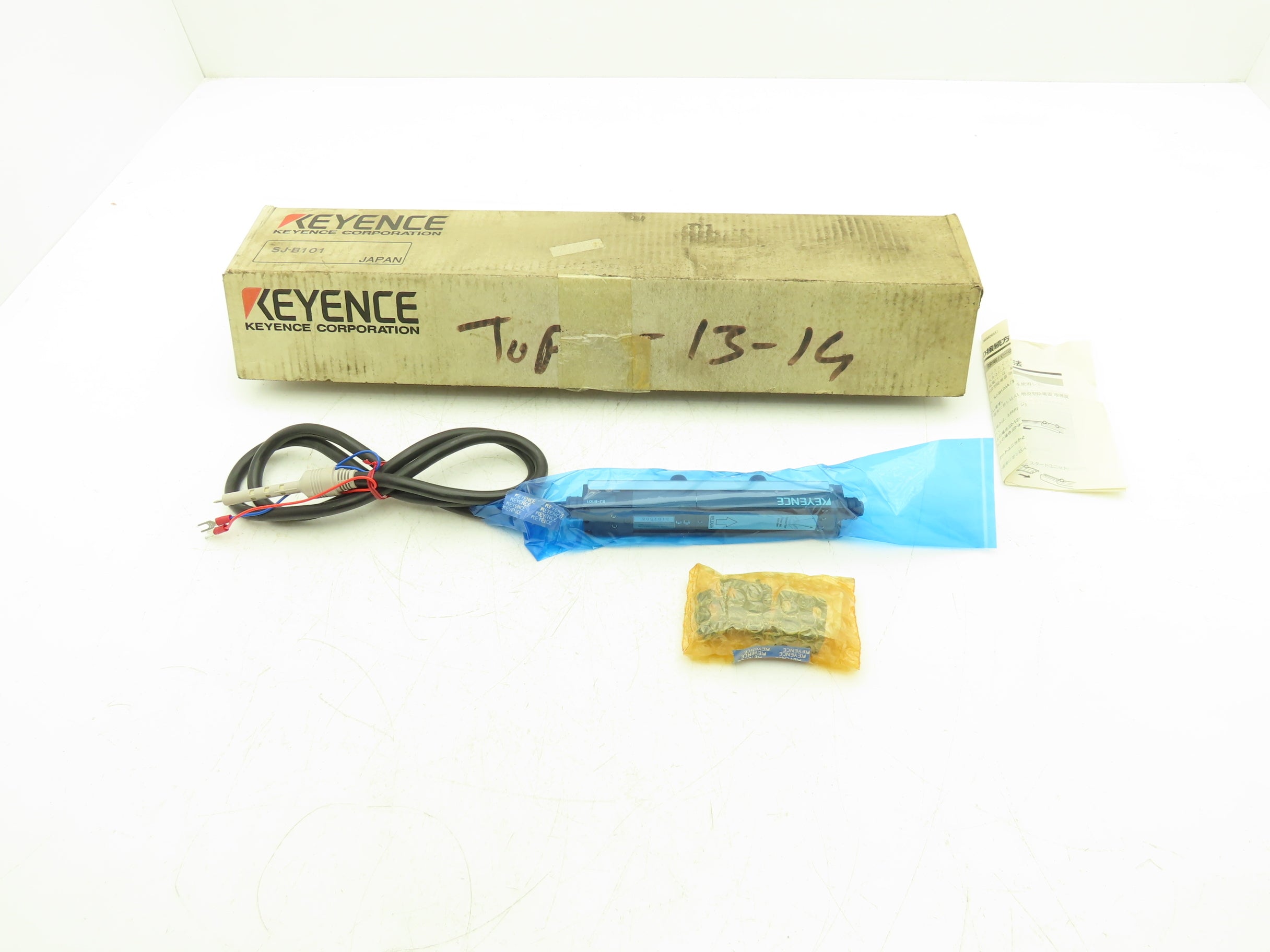 Keyence SJ-B101 Ionizing Static Eliminator – ARROW INDUSTRIAL SALES
