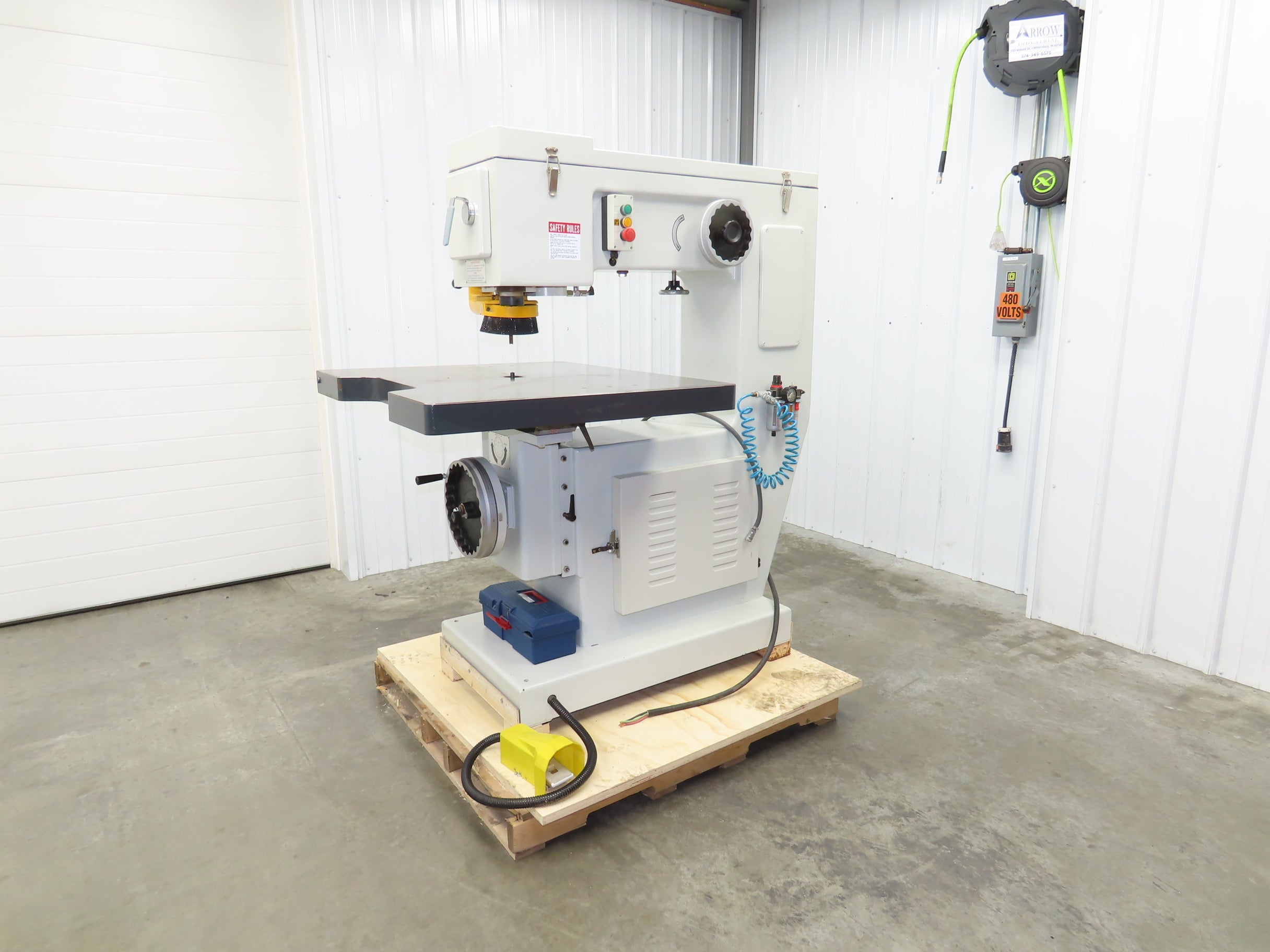 Cantek SR-750 Pneumatic Overarm Pin Router 29.5" Throat 7.5Hp 460V Mot ...