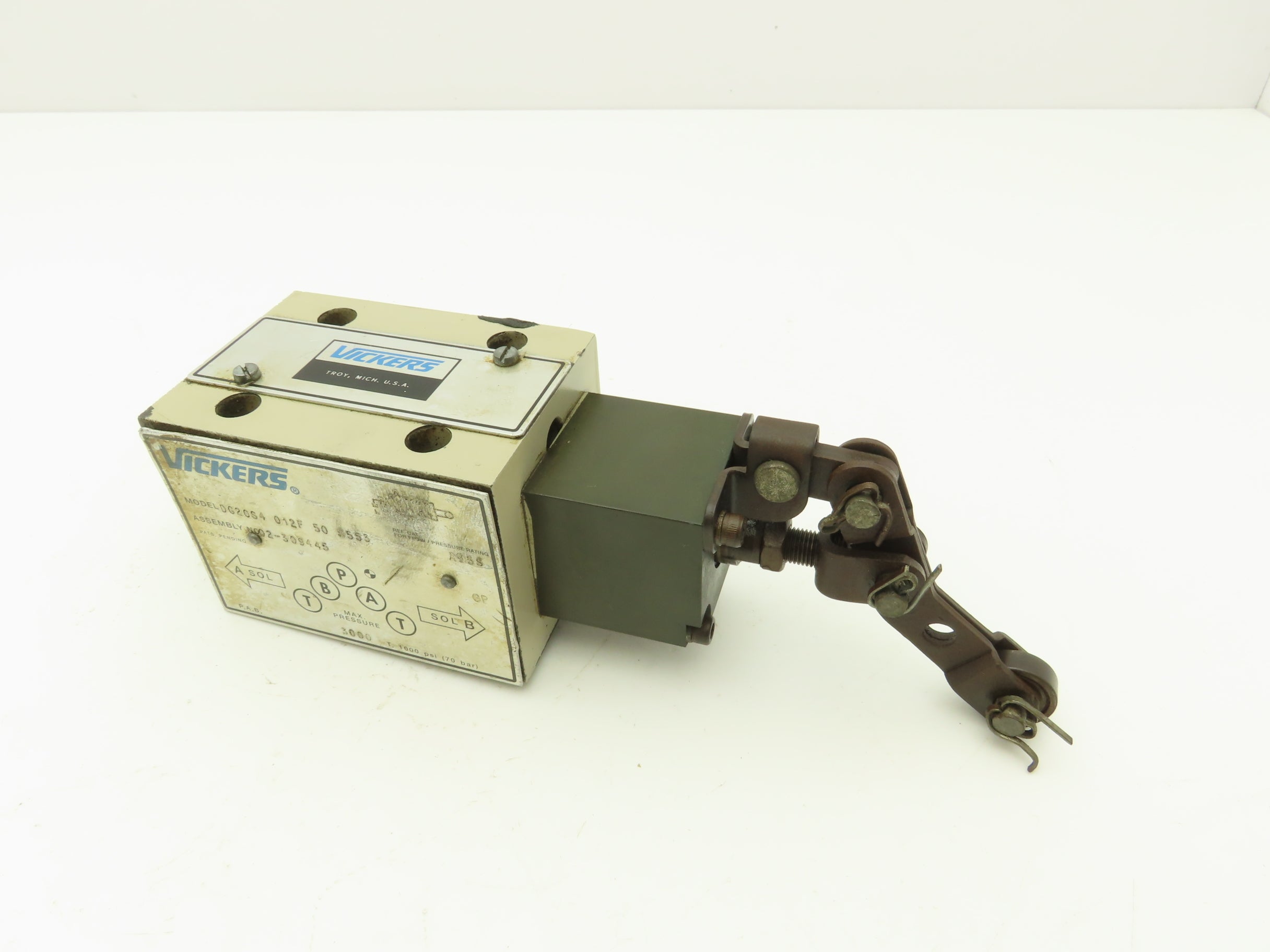 Vickers DG20S4 012F 50 S553 Directional Control Valve Spring Lever ...