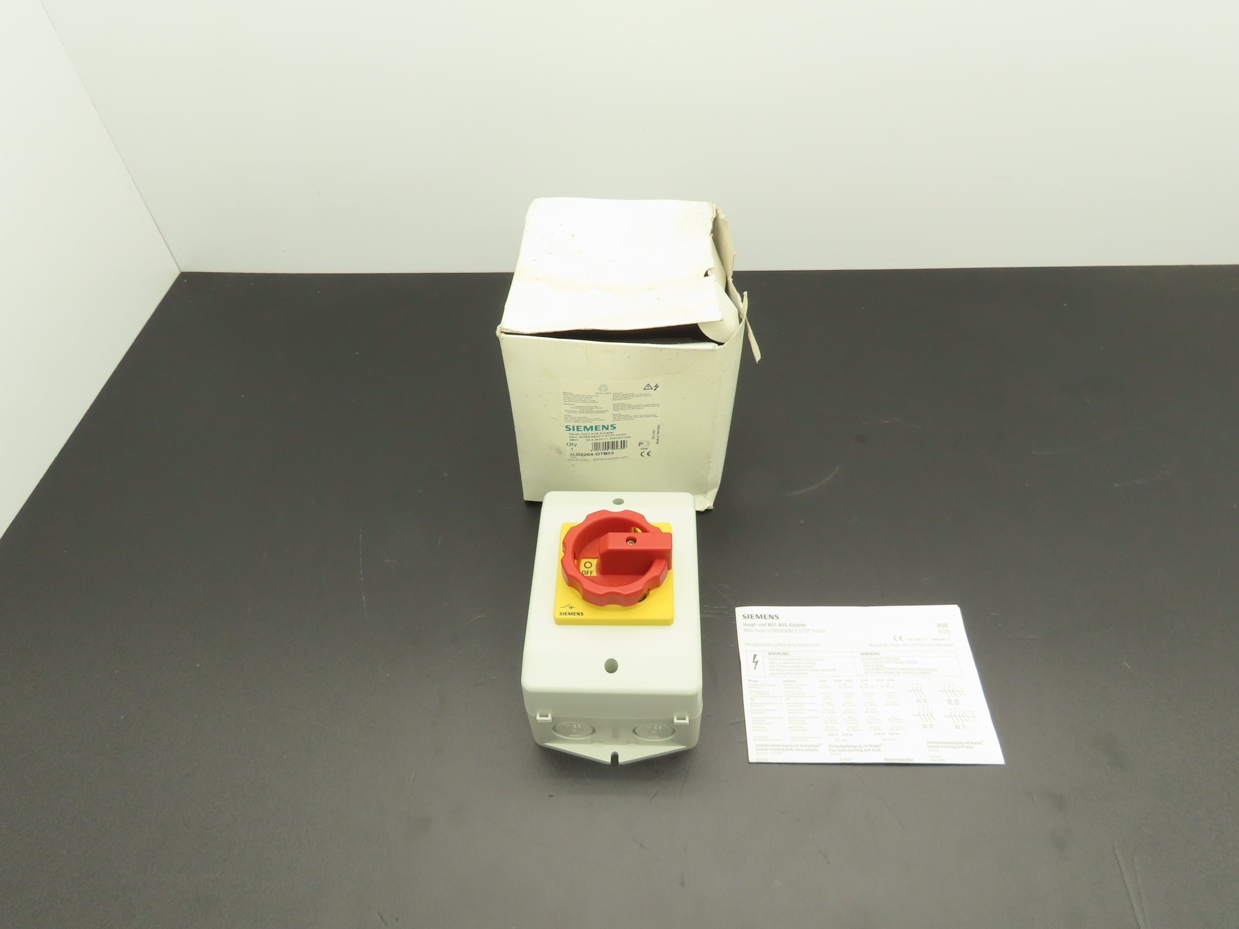 Siemens 3LD2164-OTB53 Disconnector Switch Main Emergency Stop 400VAC 2 ...