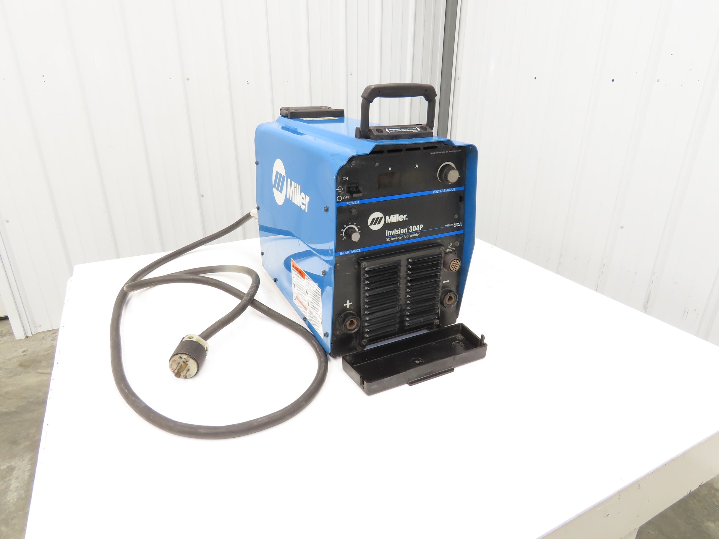 Miller Invision 304P Mig Welder 300 amp DC Arc 11kW 460VAC 3PH Power U ...