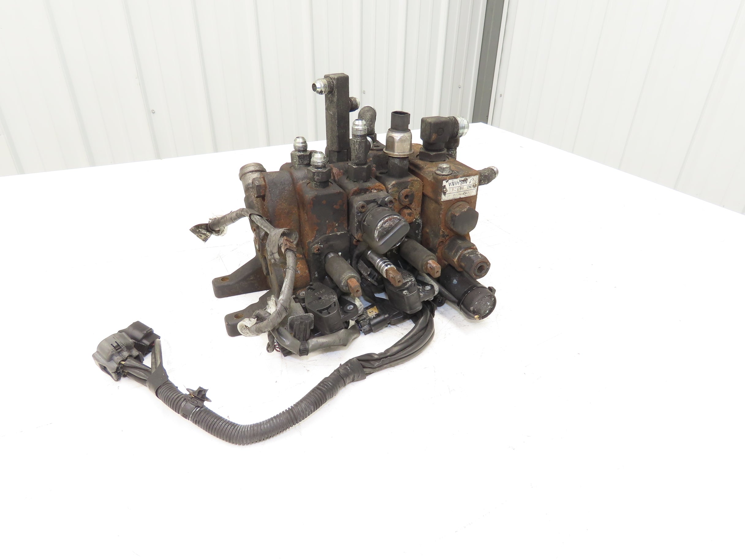 Toyota 67620-U1361-71 Hydraulic 3-Spool Forklift Mast Control Valve Fr ...