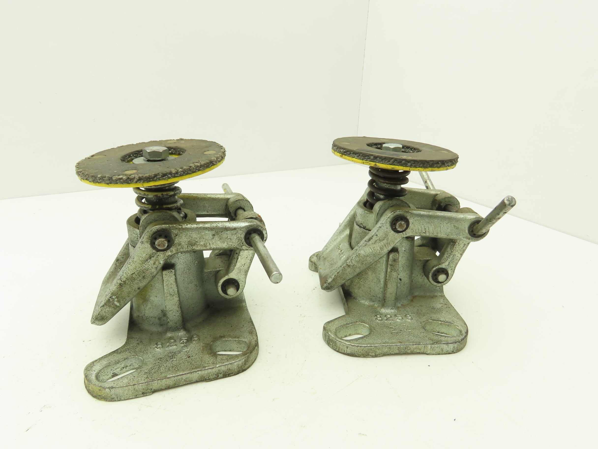 Bona 3256 Floor Lock Cast Iron 6" Relaxed 7-1/2" Extended/Locked Lot o ...