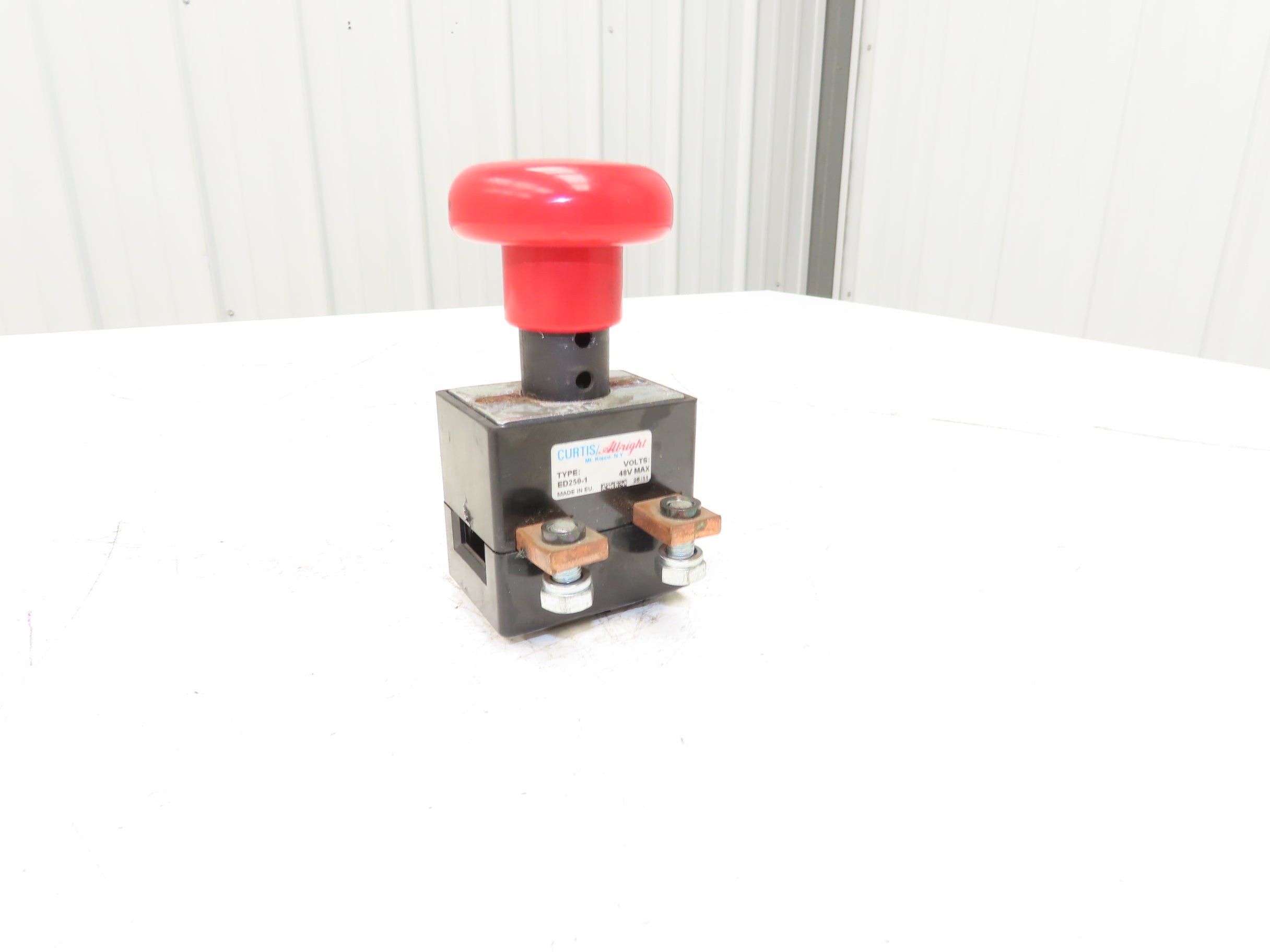 Landoll Red E-Stop Button 48VDC Removed From LSC30 Stand On Forklift ...
