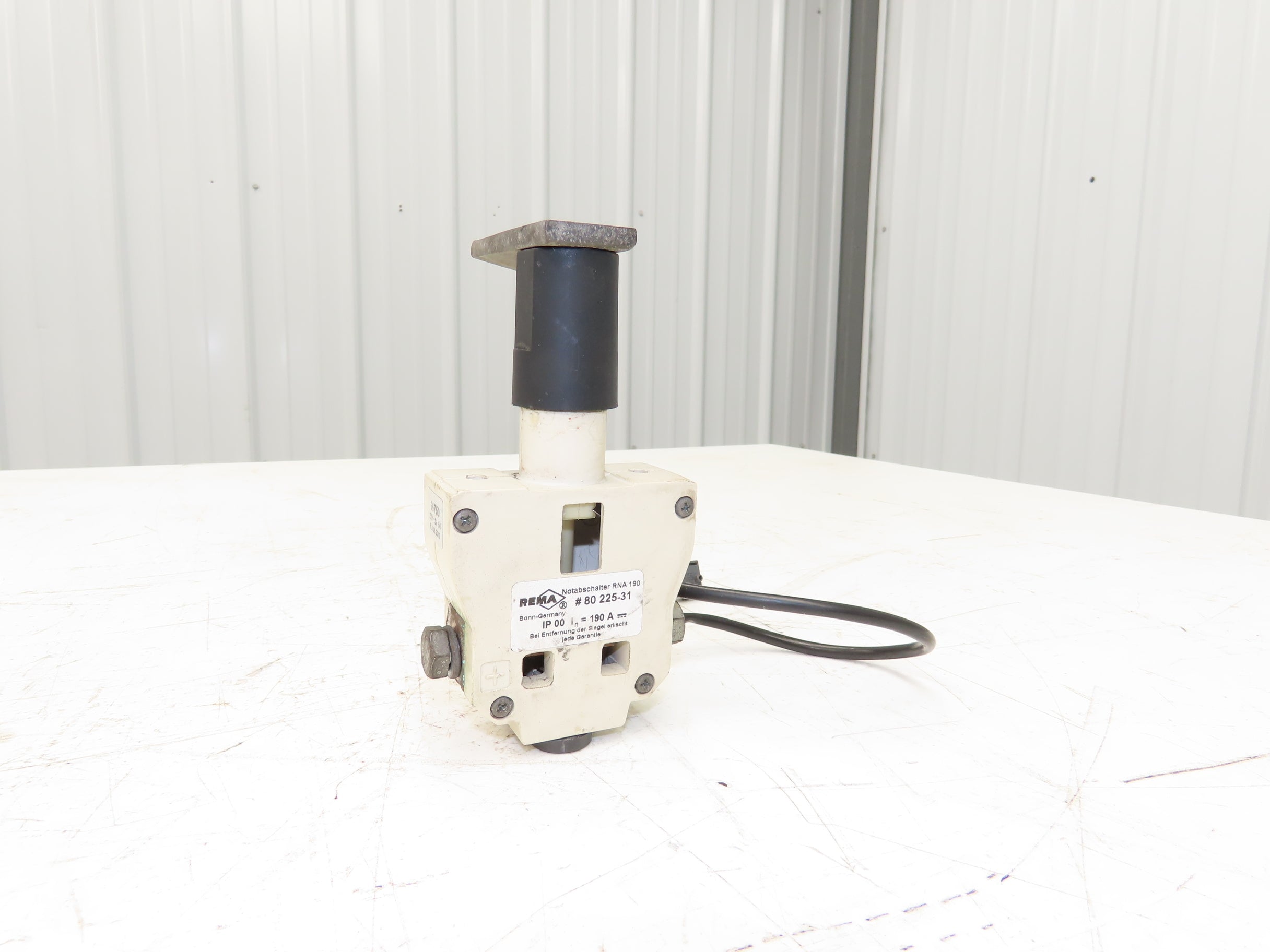 Linde 8022531 Electric Forklift Push Pull Switch E18C-02 – ARROW ...