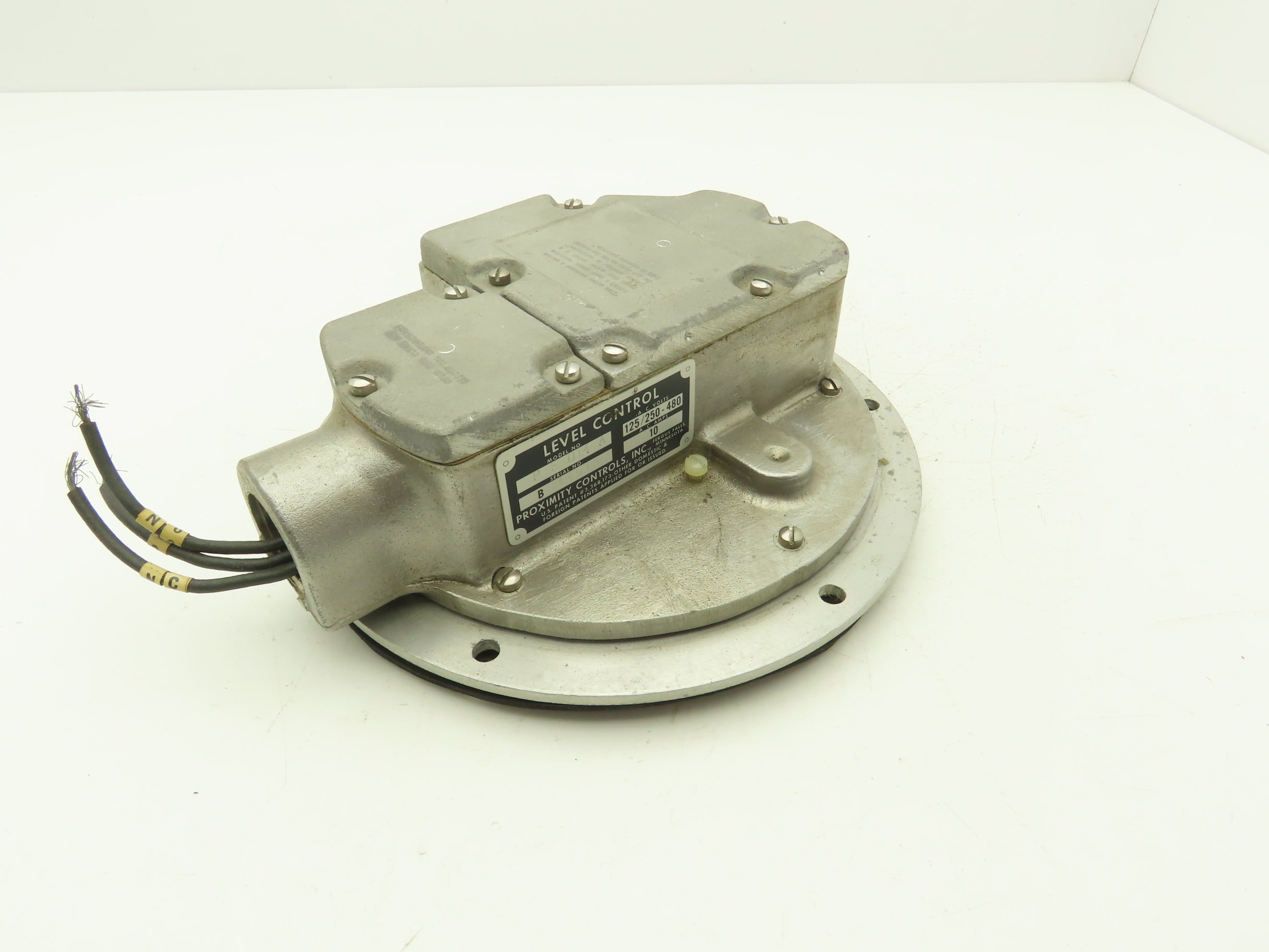 Proximity Controls P F D14 A Level Control 125/250-480V 10A – ARROW ...
