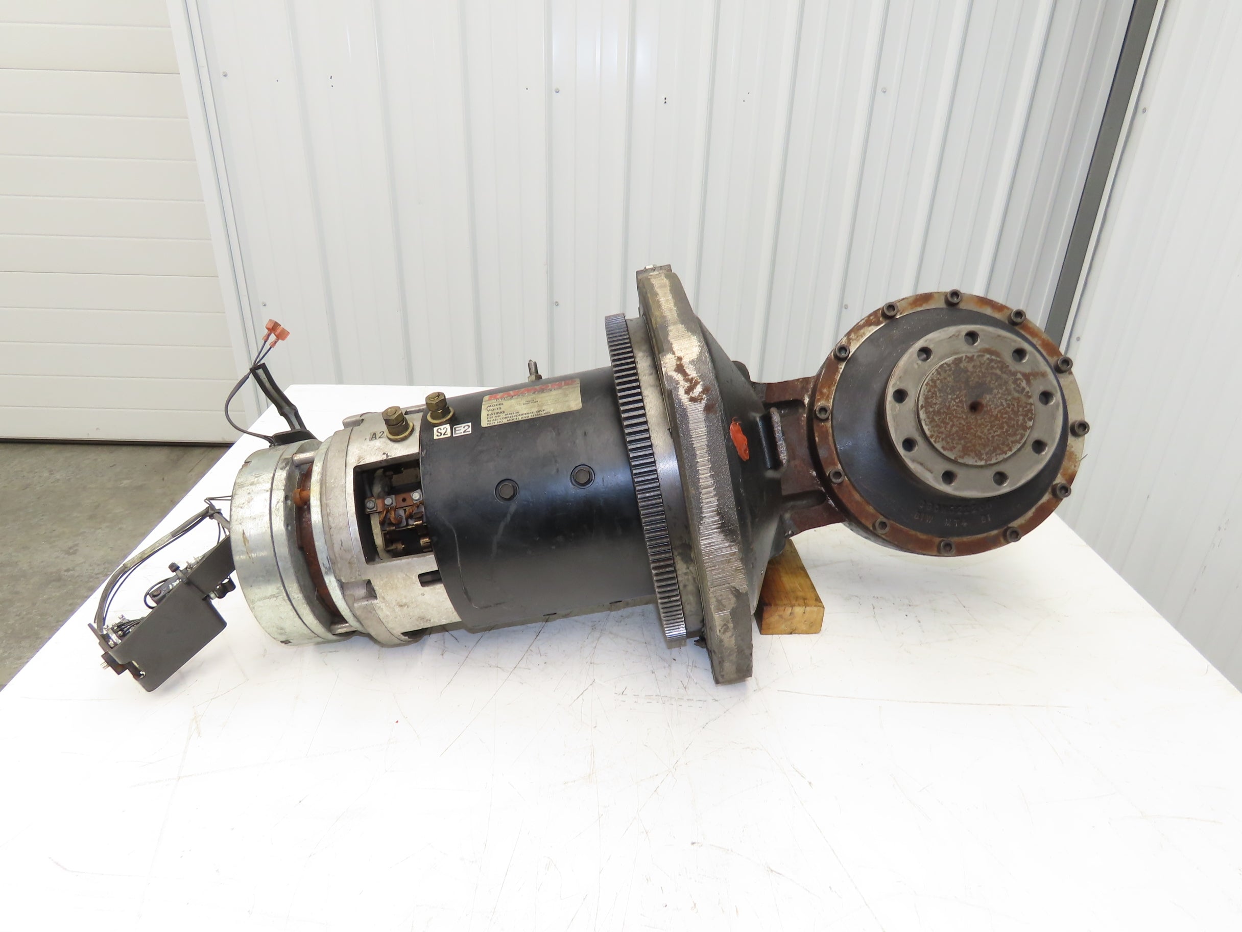 Raymond FD2-4002 36/48V DC Drive Motor Steering Swivel Wheel Hub Assy ...