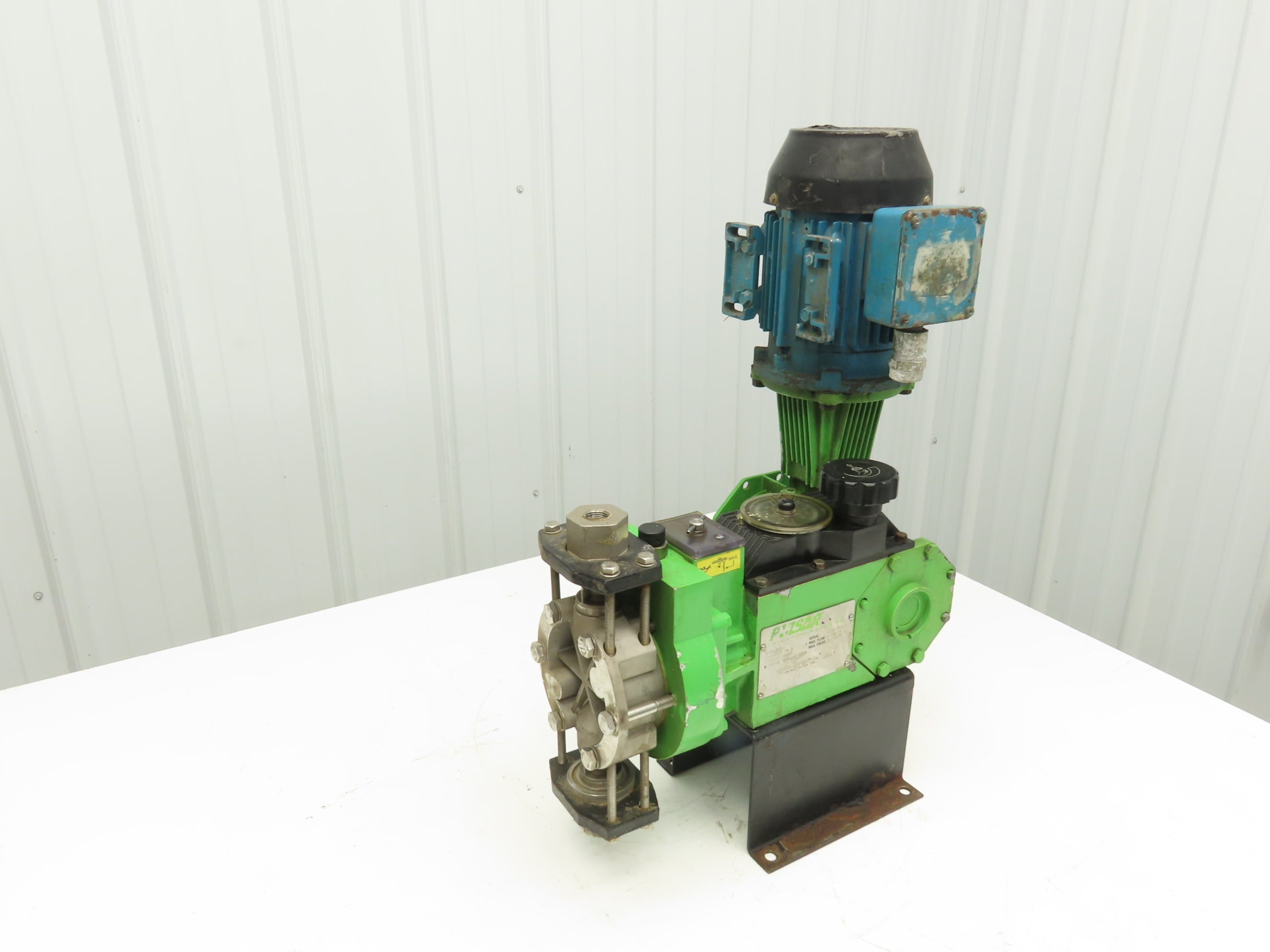 Pulsafeeder Pulsar 25H Hydraulic Diaphragm Metering Pump 9.75 GPH 1/2 ...