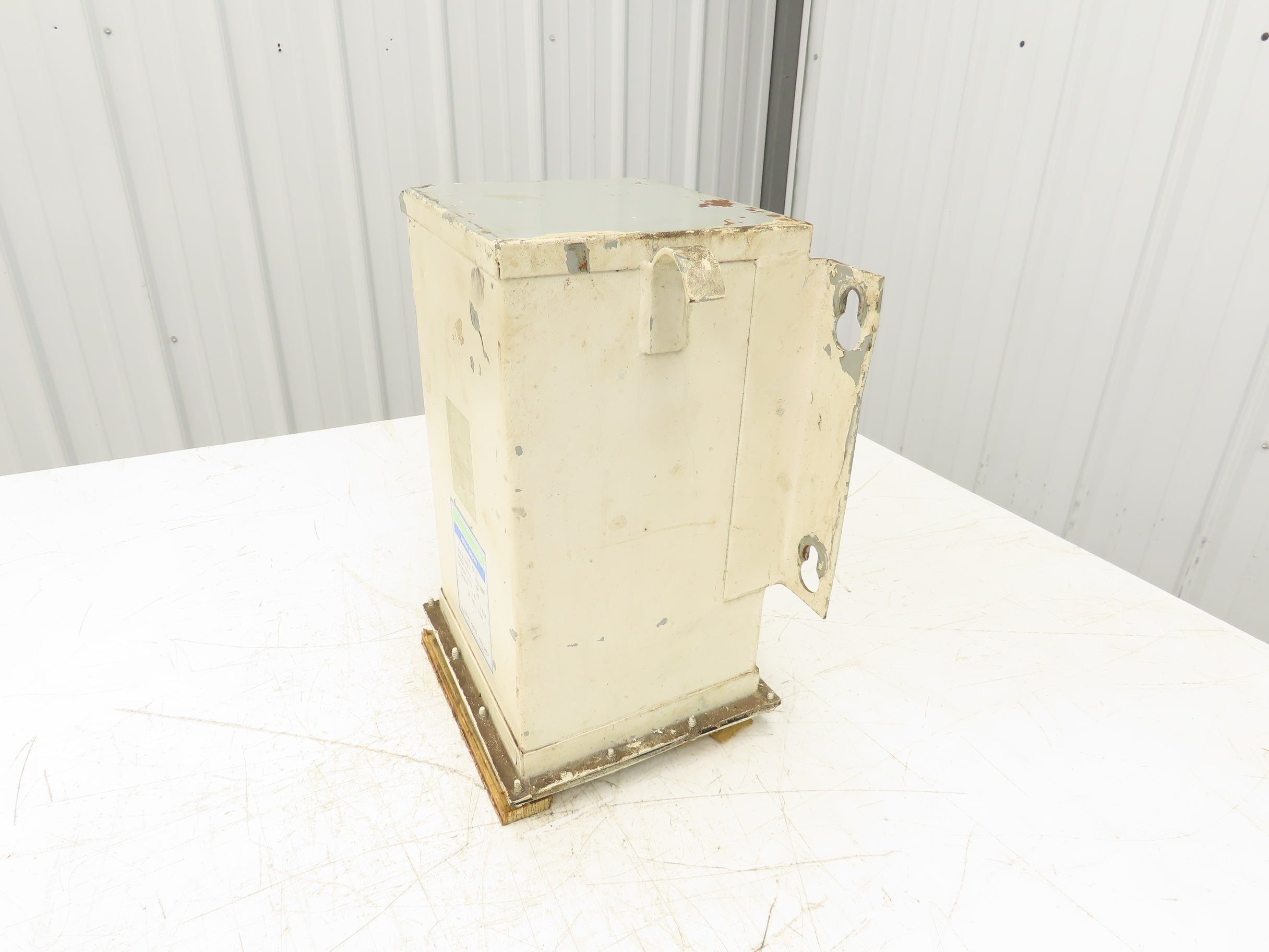 Hevi-Duty HZ12-2000R HSZ-12 Transformer 2kva 1PH 480HV 240LV Type 3R ...