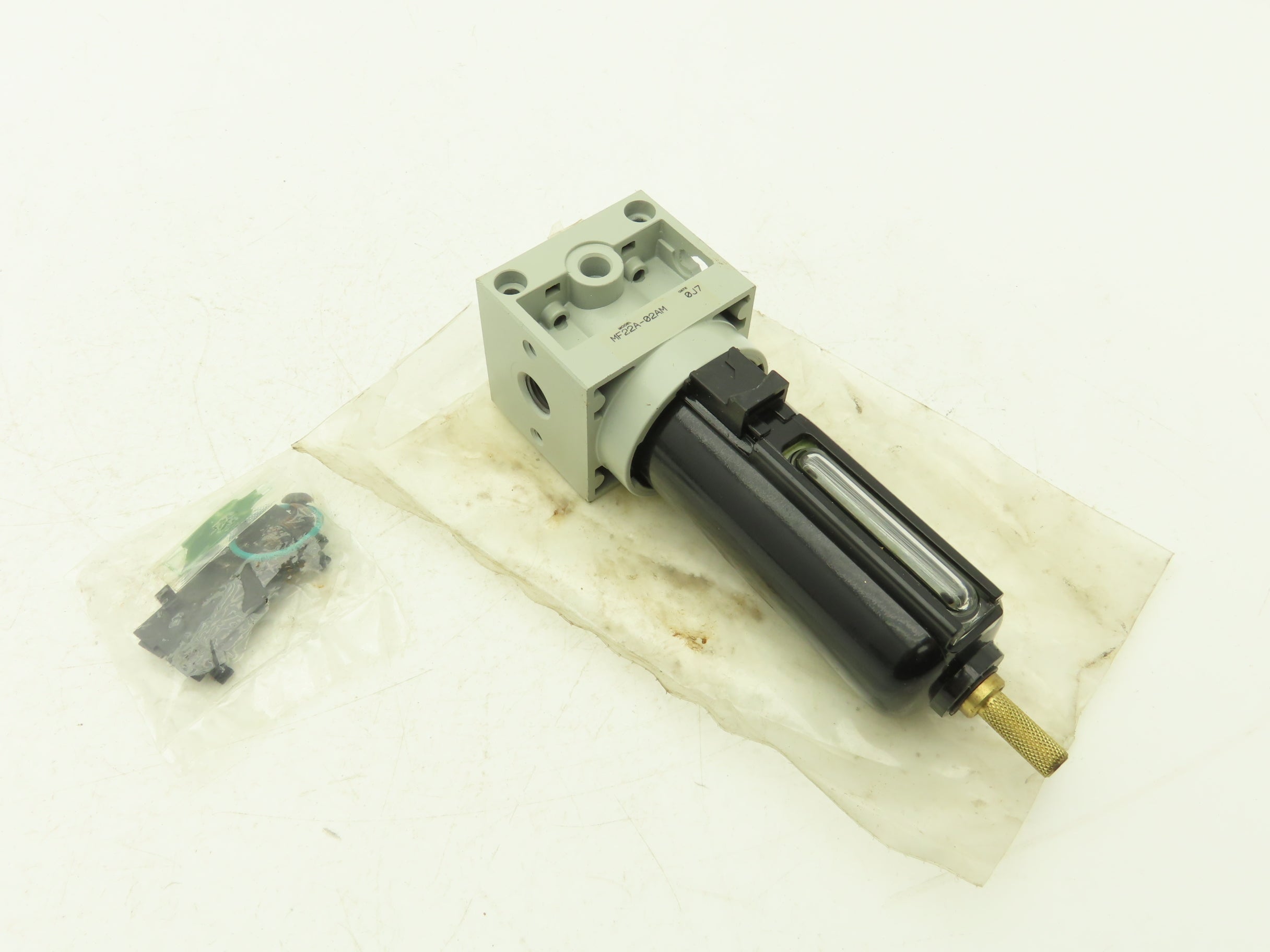 Numatics F22A-02AM Pneumatic Air Filter 40 Micron Sight Glass 200PSI M ...