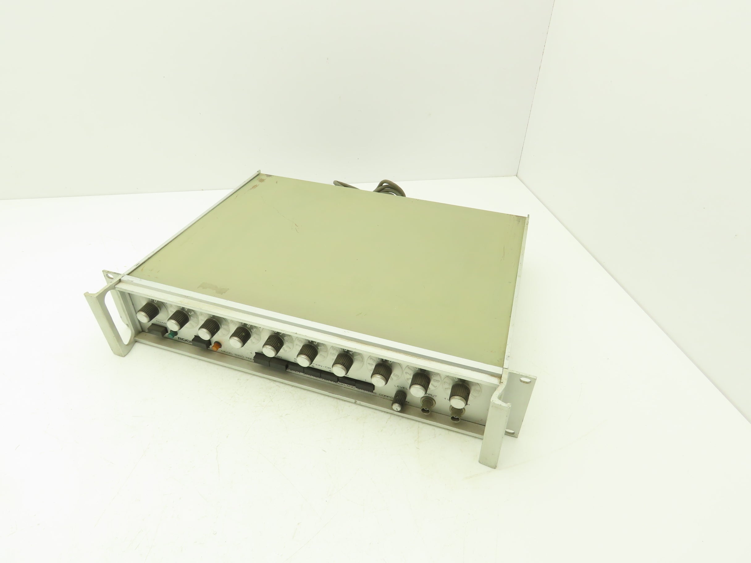 Rockland Model 5100-02 Frequency Synthesizer DC 2MHz Output – ARROW ...