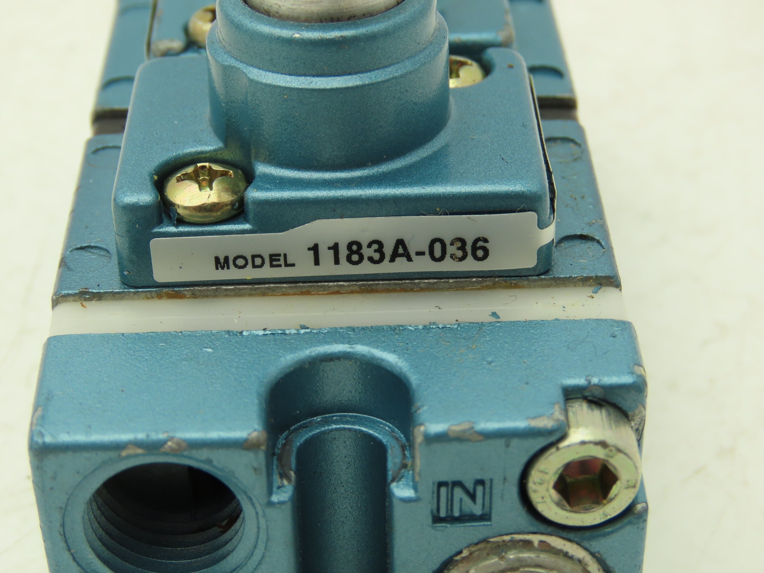 MAC 1183A-36 Pneumatic Control Valve With Hand Lever 150PSI 1/4" NPT P ...