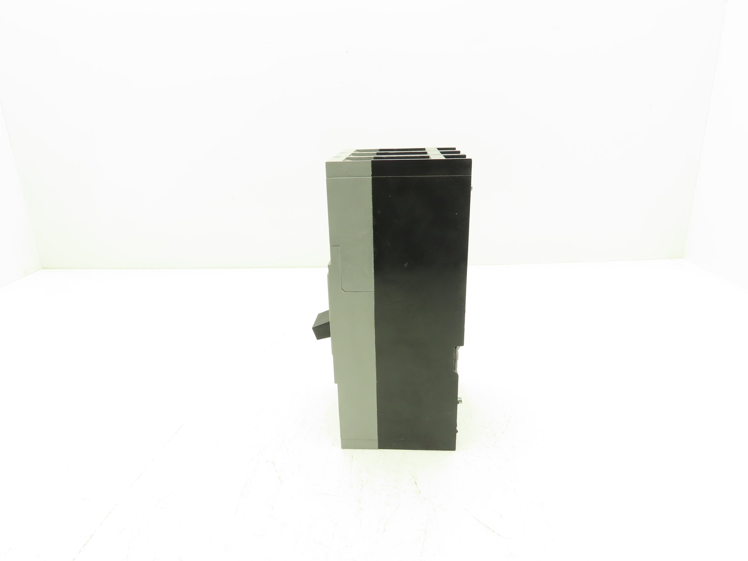 Siemens FXD63B200 Sentron Circuit Breaker 200A 3 Pole 600V FXD6-A Magn ...