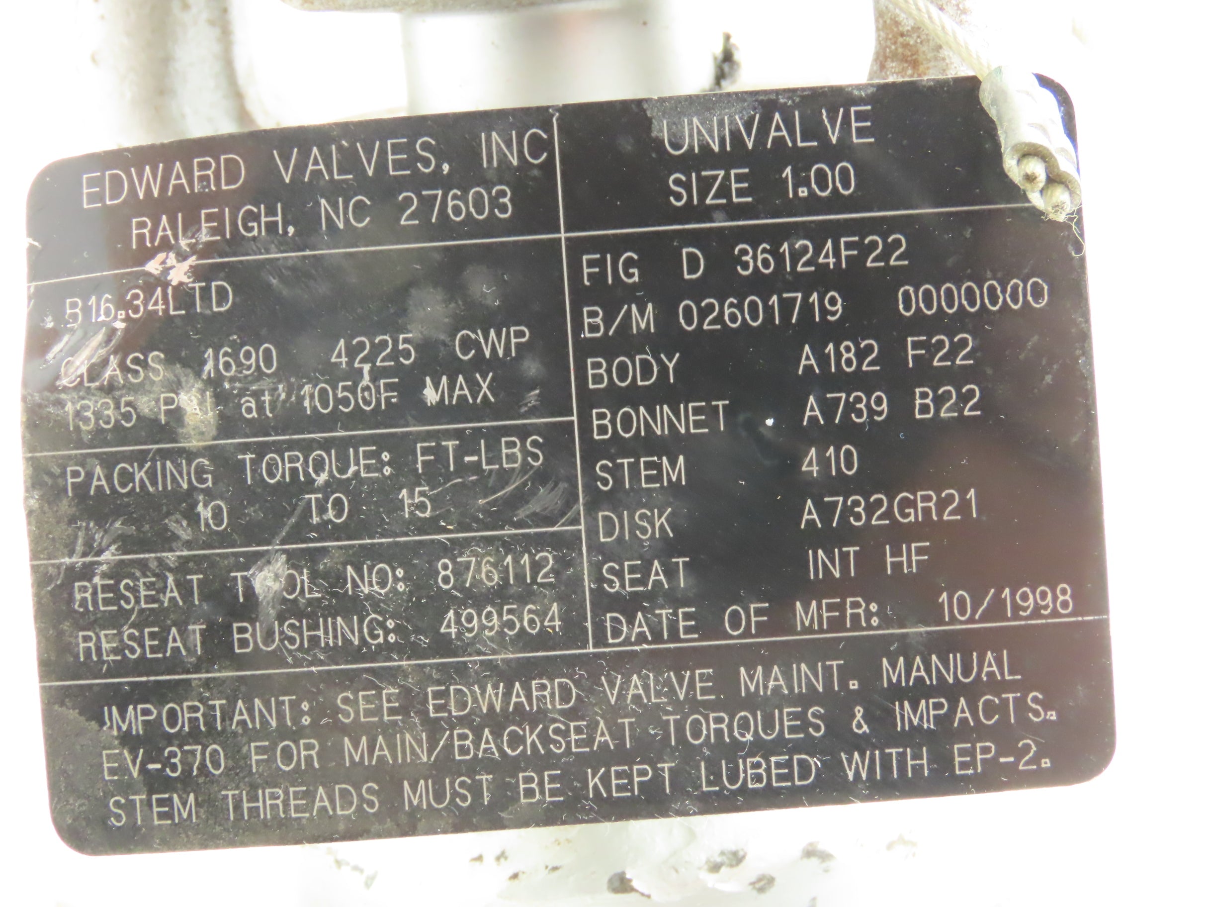 Edward D36124 Univalve Globe Valve Y-Pattern 1" Socket Weld 1335psi Cl ...