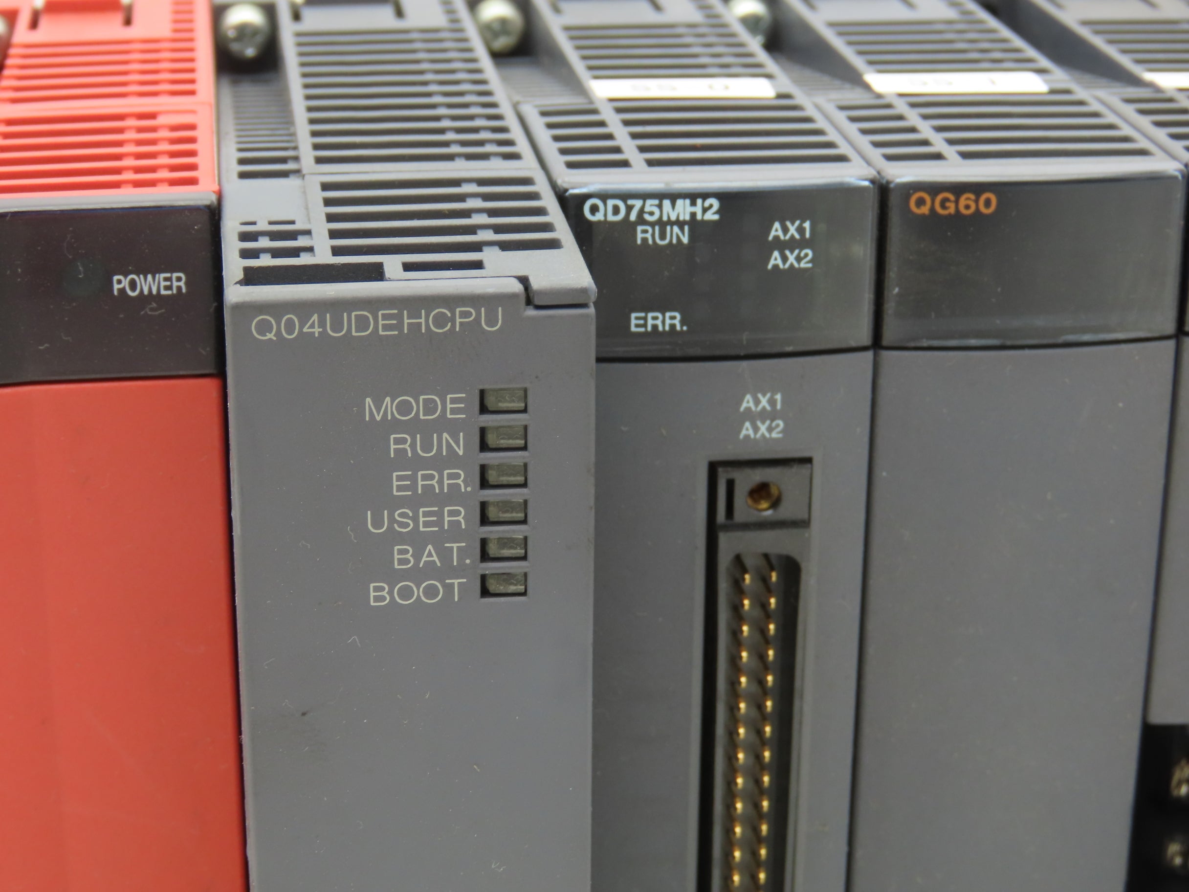Mitsubishi Q04UDEHCPU Melsec PLC Backplane Rack Power Supply CPU 12 Sl ...