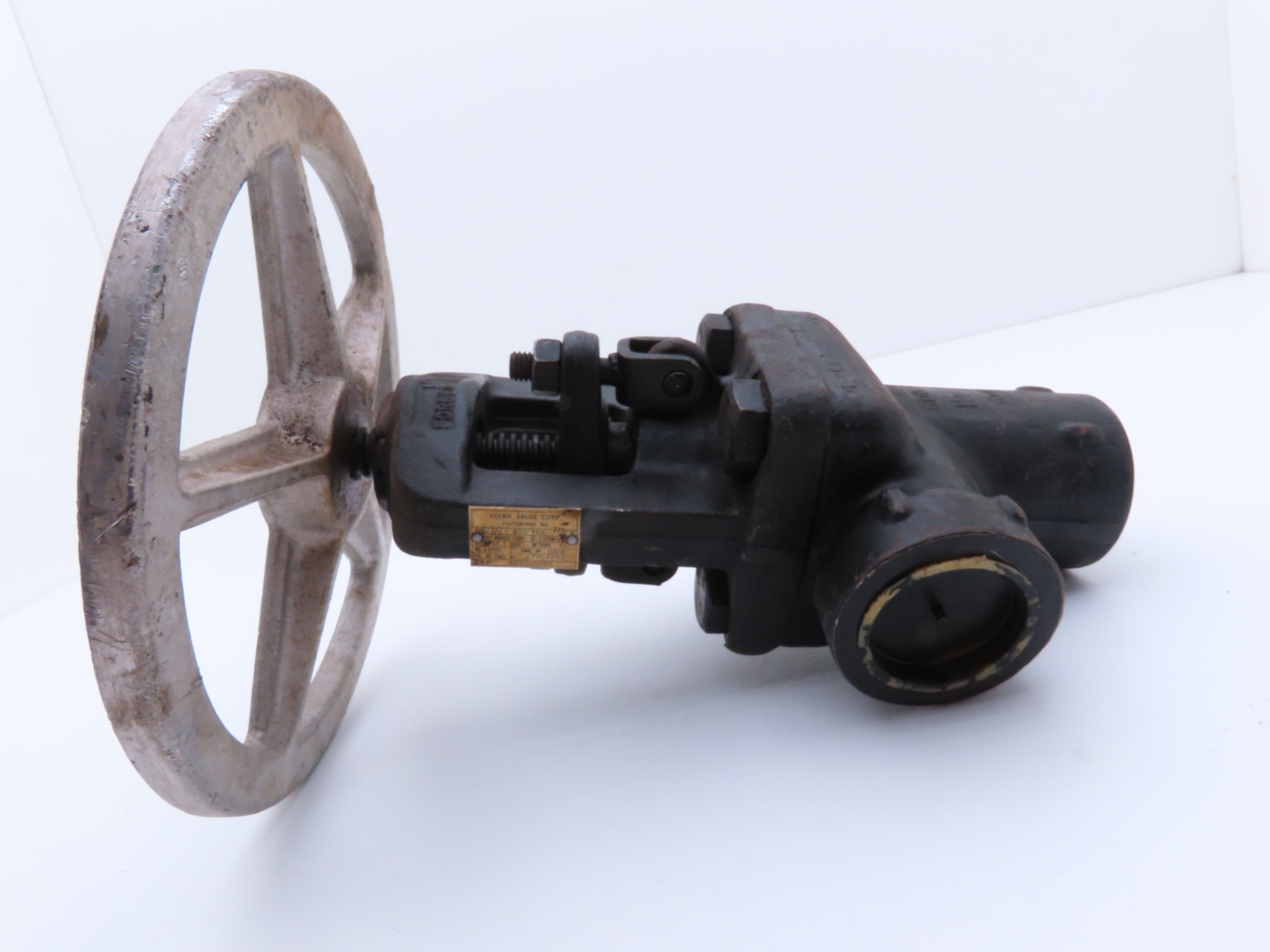 Velan 882003555 Globe Valve 1-1/2" Socket Weld Rising Stem 600PSIG Ste ...